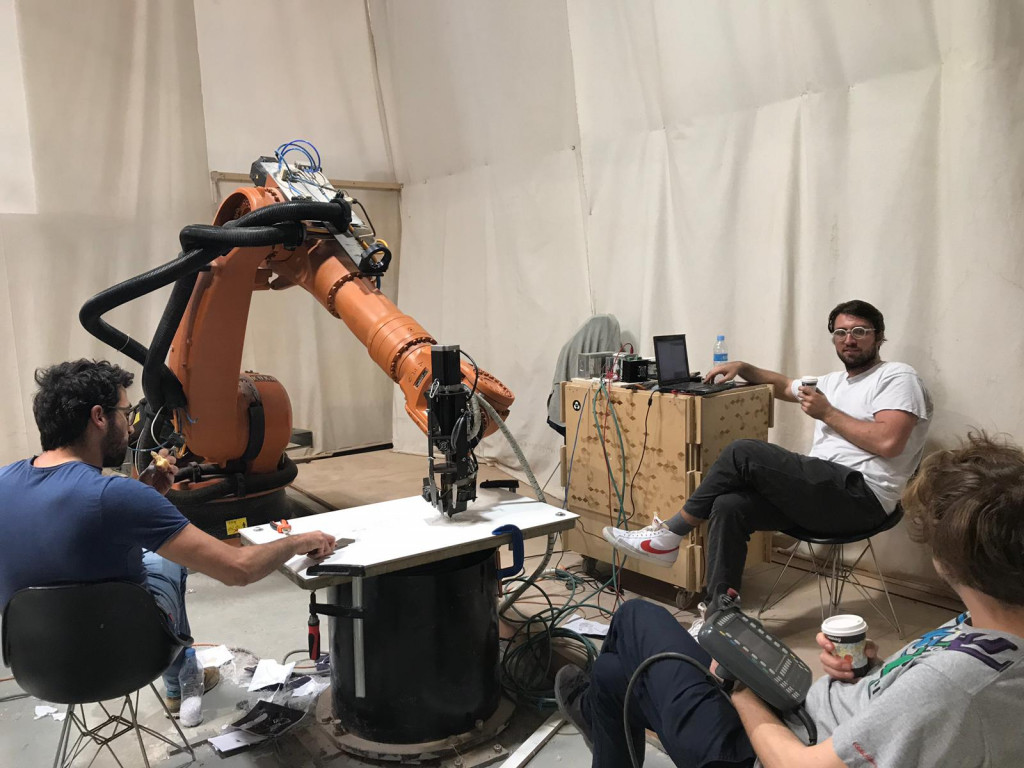 Robotics And Mixed-Reality [The Loose Ends] – IAAC Blog