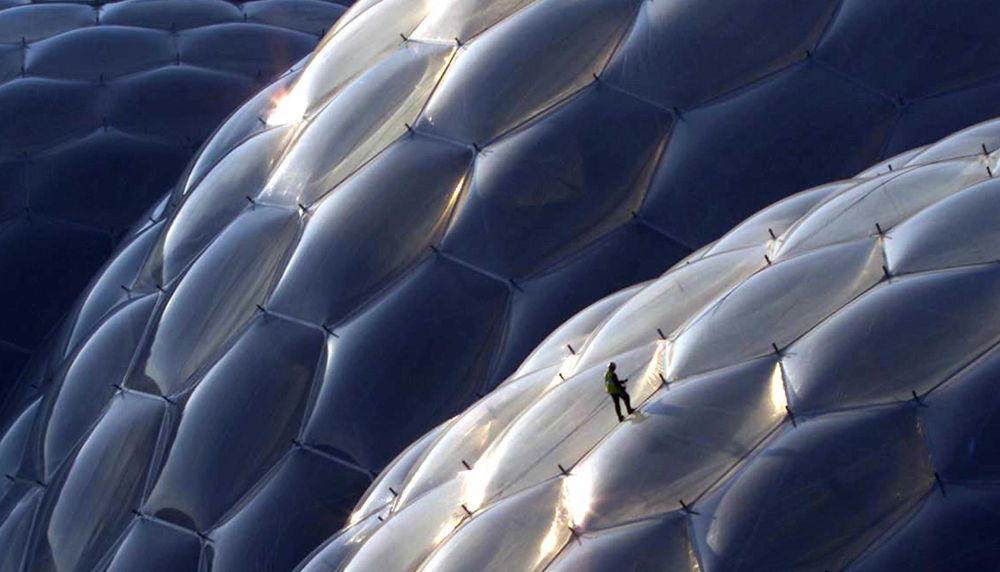 The Eden Project: A Garden in movement or A Planetary Garden?