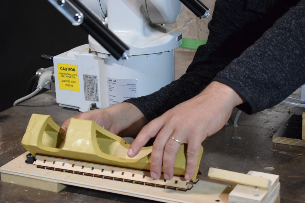 IthaCut: Robotic wire cutting clay – IAAC Blog